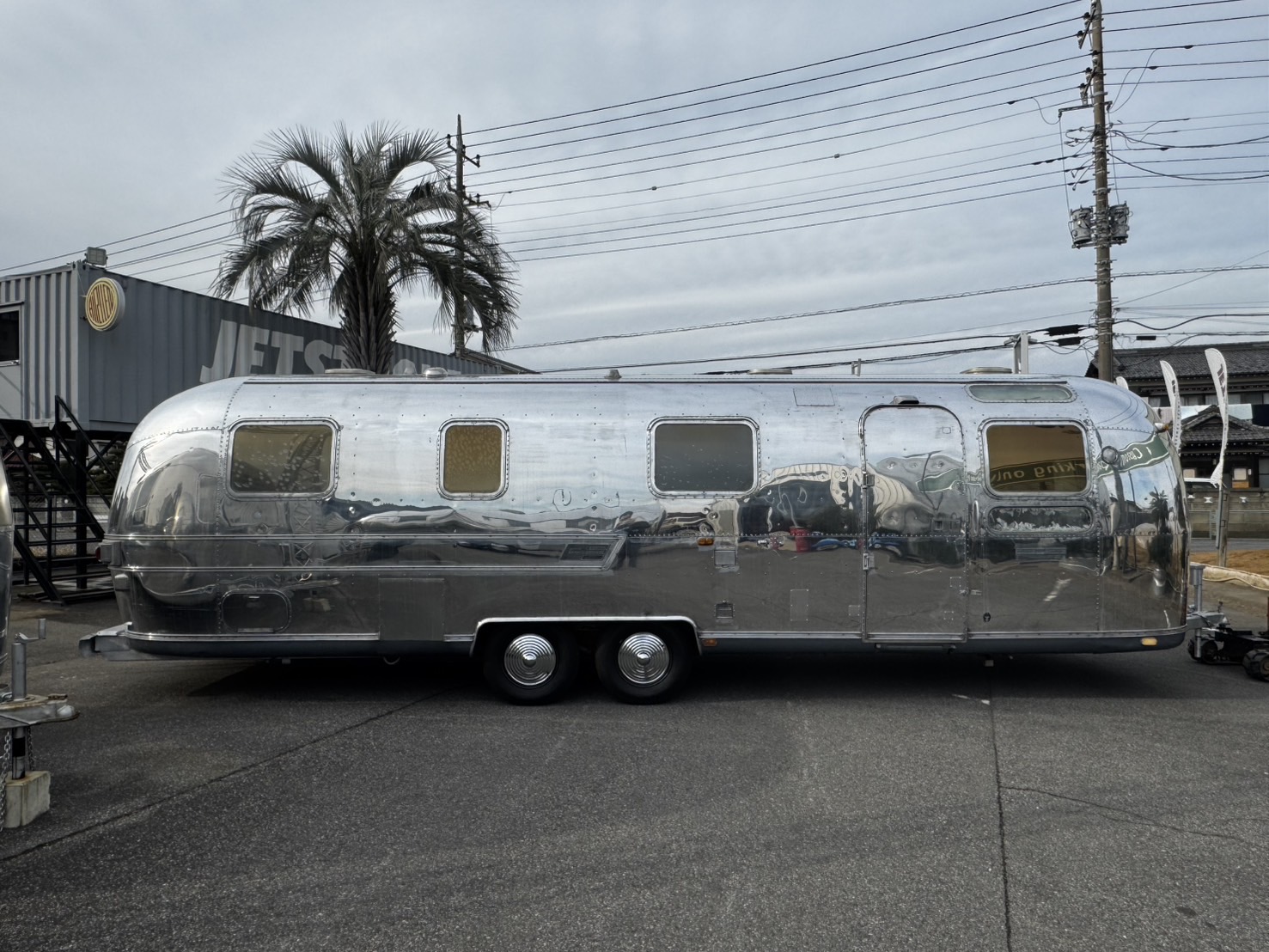 1977 Airstream Sovereign 31ft | AIRSTREAM LIFE